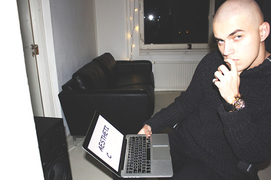 Watch Seth Everman Recreates Drake's "One Dance" Using Household Items ...