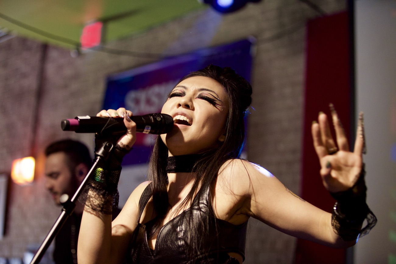 Fifi Rong’s Voice Is The Calm Above The Sonic Storm [PHOTOS+REVIEW ...