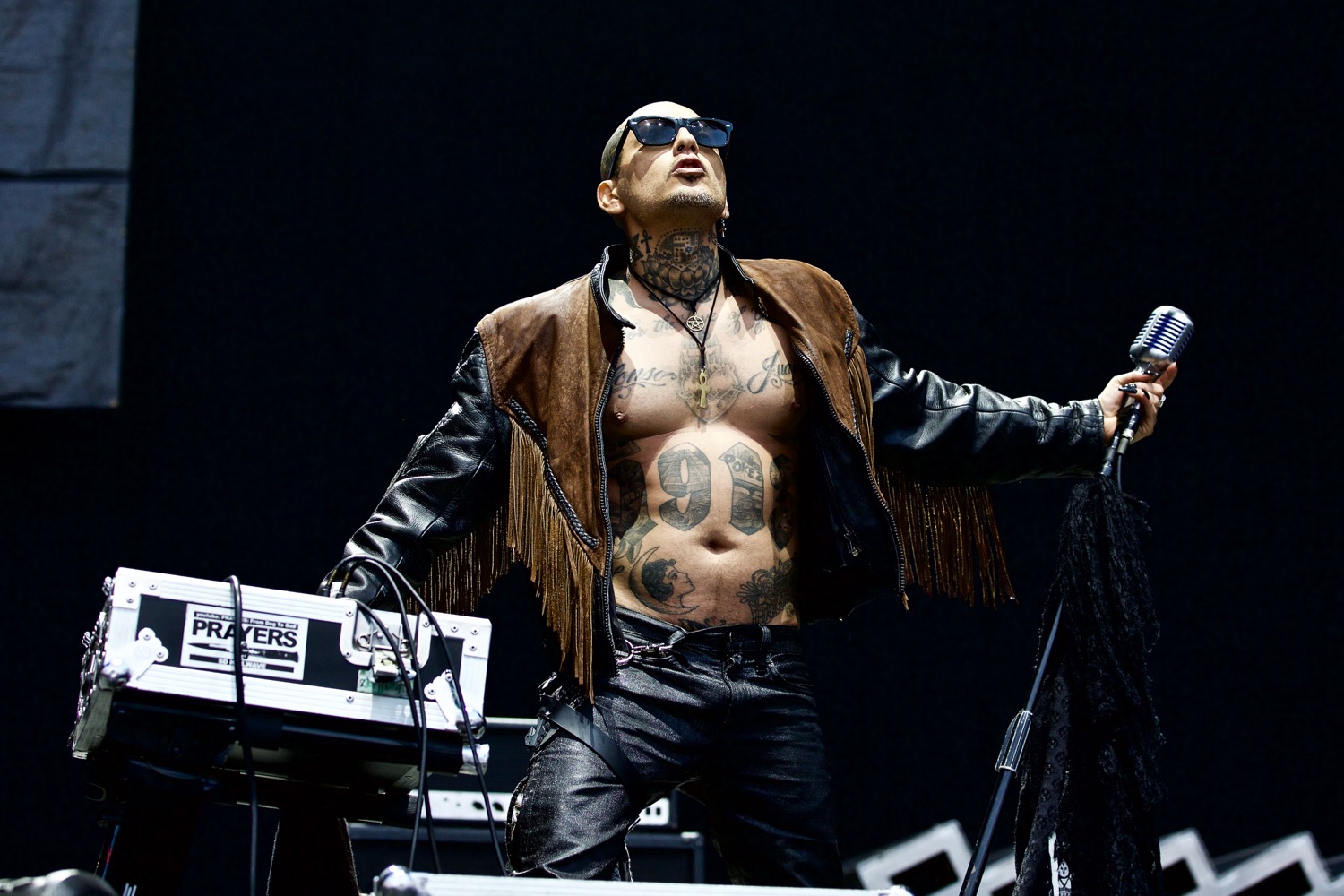 Cholo-Goth Takes Center Stage At Knotfest fest With Prayers – Blurred ...
