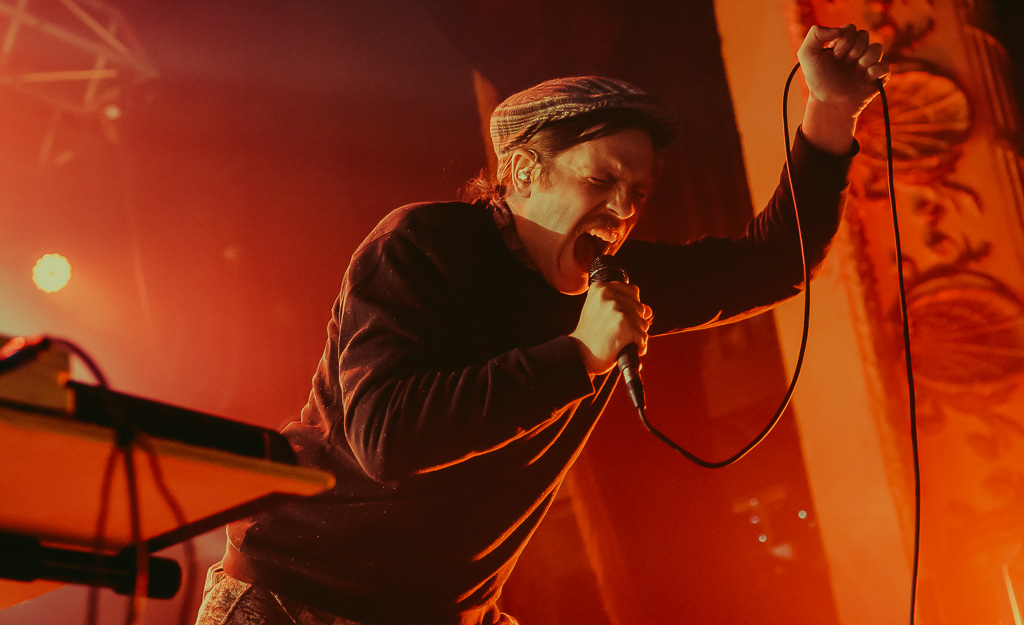 Foreign Air Brought the "Loud Magic" to Toronto's Opera House - Blurred ...