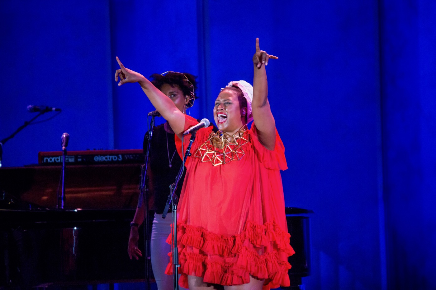 Deva Mahal Shares The Stage For Her Hollywood Bowl Debut - Blurred Culture