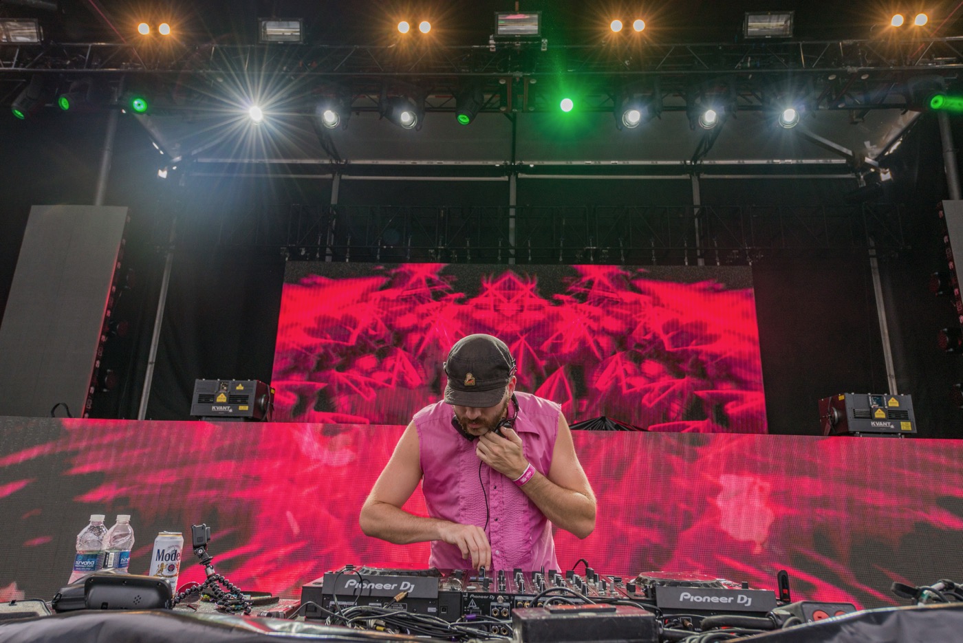 Mr. Jennings Kicked off the Music At Elements Fest NYC - Blurred Culture