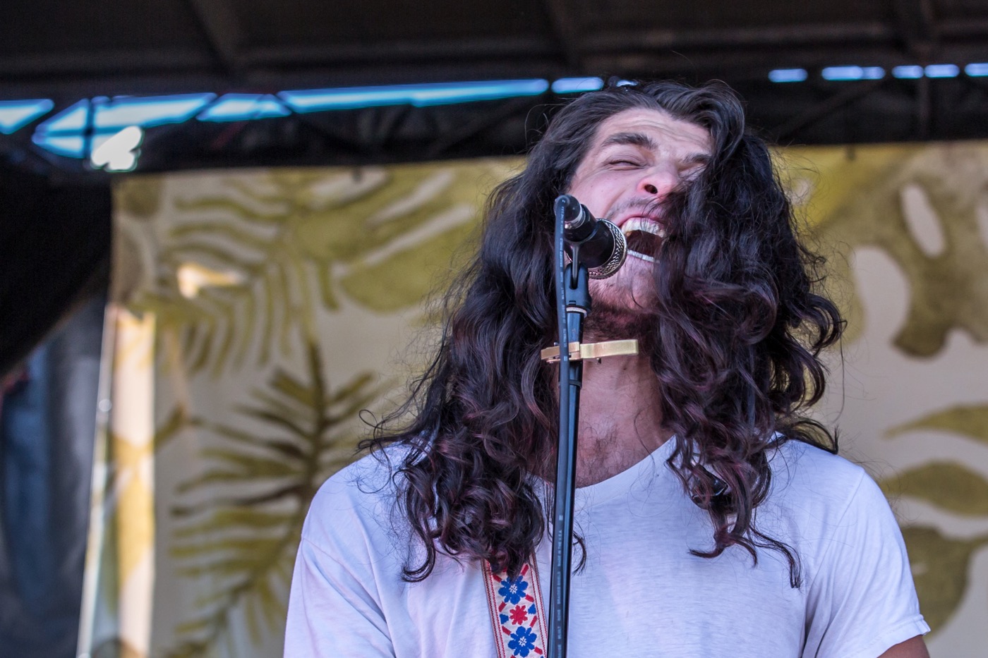 Billy Raffoul's Passionate Intensity At The Ohana Fest Surely Garnered ...