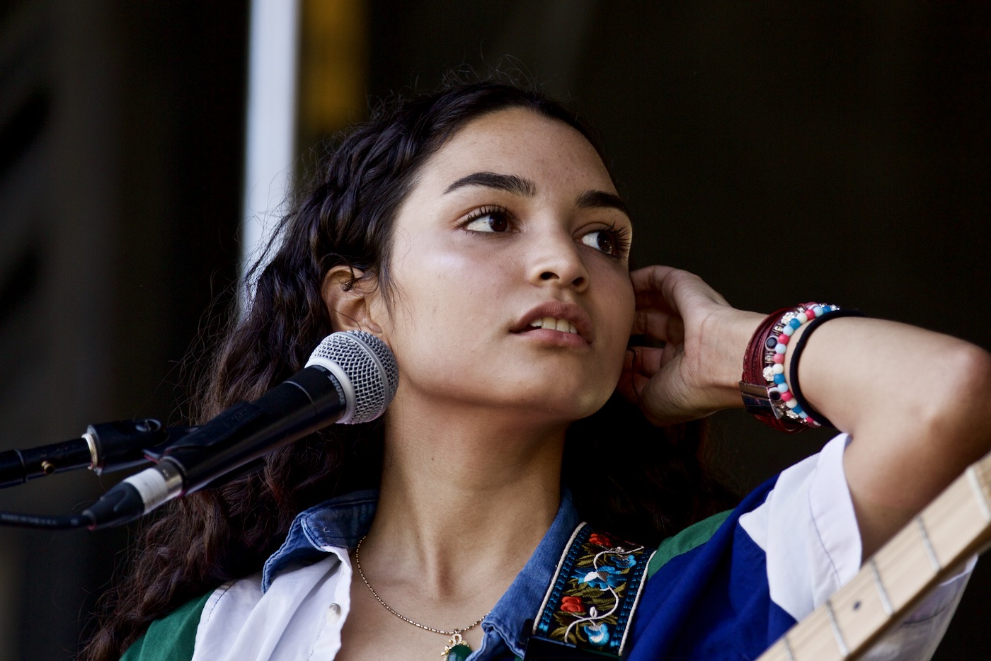 Ambar Lucid Sets A Dreamy Mood At The Ohana Fest - Blurred Culture