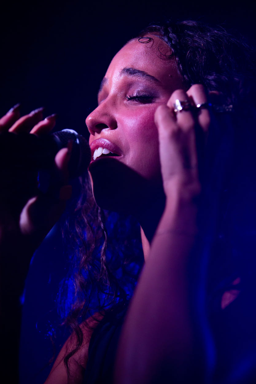Maria Isabel Has First Los Angeles Performance At Moroccan Lounge ...