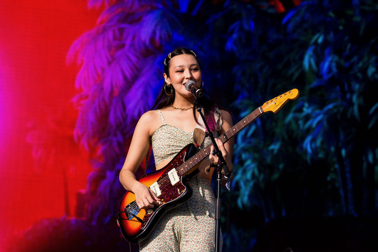 Luna Li Set The Perfect MidAfternoon Mood At Head In The Clouds ...