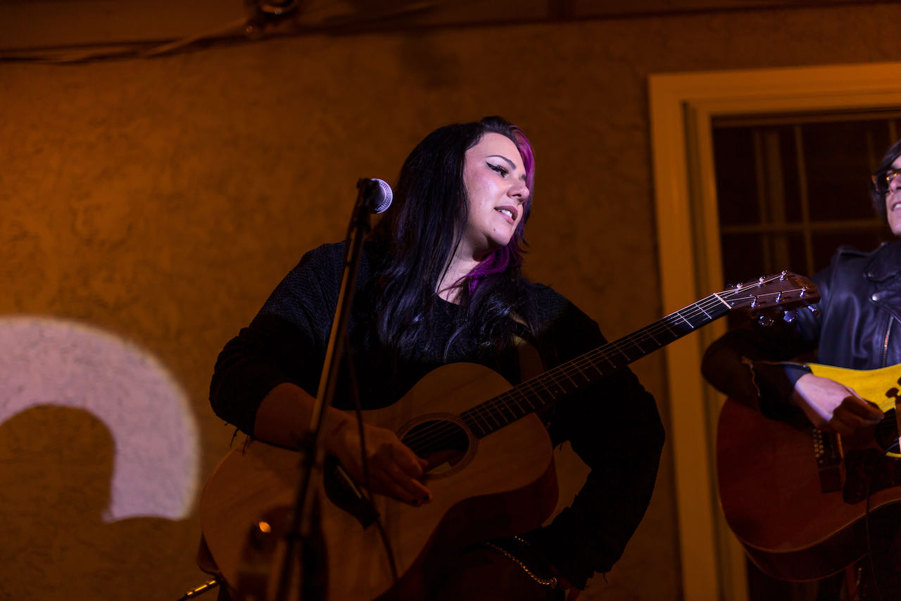 Dolly Dagger Goes Acoustic For LA Music Scene - Blurred Culture