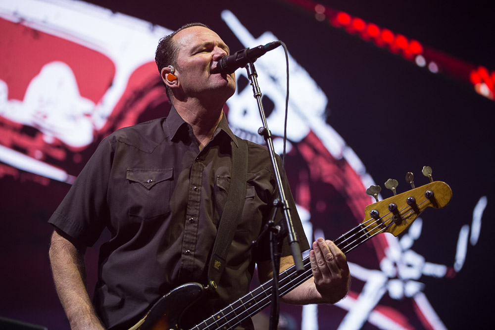 KROQ Celebrates 30 Years of Almost Acoustic Christmas at the Forum ...