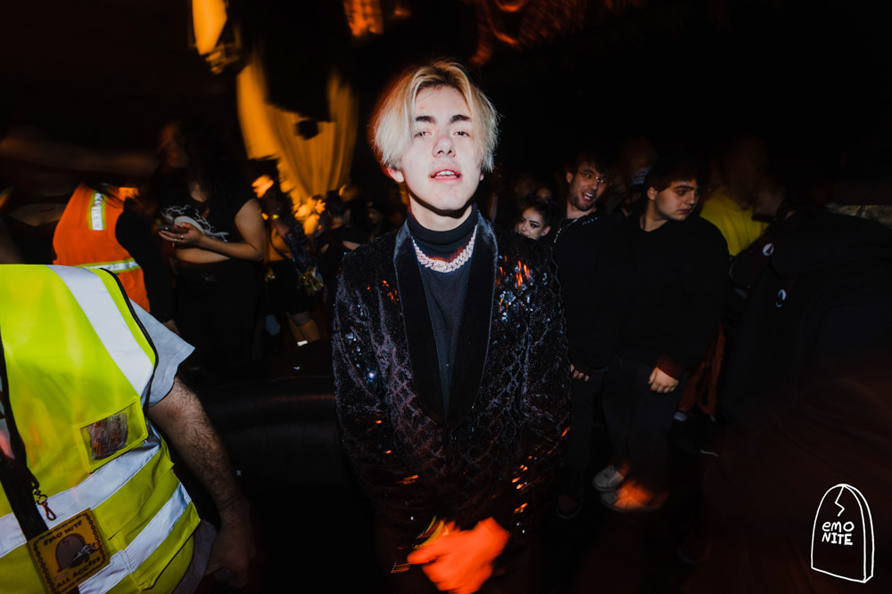 Keep Building: Emo Nite returns to Los Angeles with a BANG! - Blurred ...