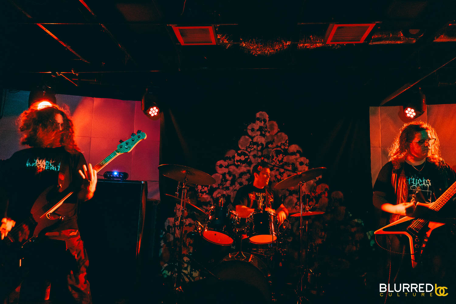 Unleashing Fury on Stage: Skeleton's Brutal Performance Captivates ...