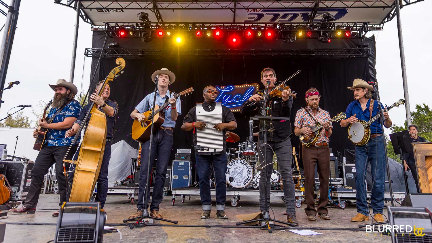 Old Crow Medicine Show: A Masterclass in Live Performance at Luck ...