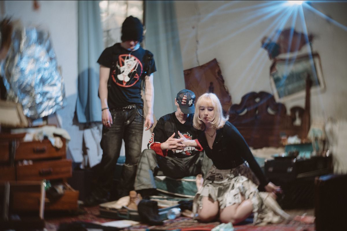 Elita’s 'Hell Hill' Is a Haunting, Frenetic Debut You Won’t Be Able to ...