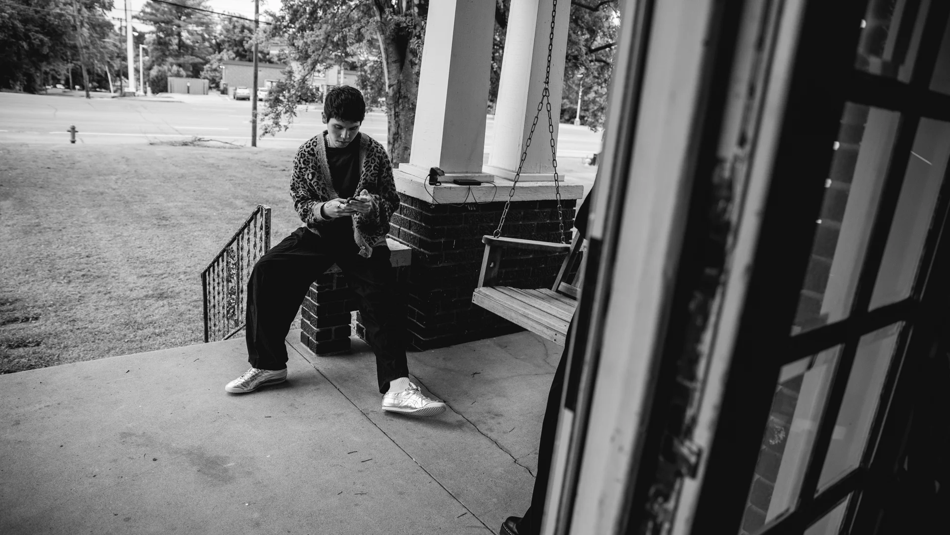 Clinton Kane and Elina Deliver Emotional Contrast on “Heartbeat For A ...