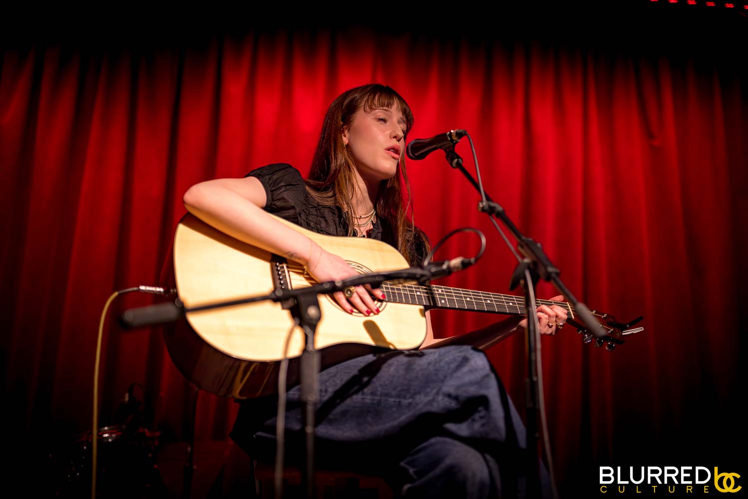 Willa Amai Mesmerizes Hotel Café with Delicate, Commanding Performance ...